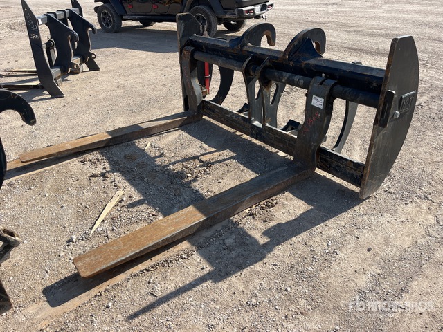 Cat 72 in Q/C Wheel Loader Forks - Fits Cat 950 | Ritchie Bros. Auctioneers