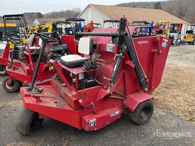 Toro 4800HL Turf Sweeper (Inoperable) | Ritchie Bros. Auctioneers