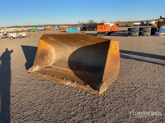 Cat 114 in Wheel Loader Bucket | Ritchie Bros. Auctioneers