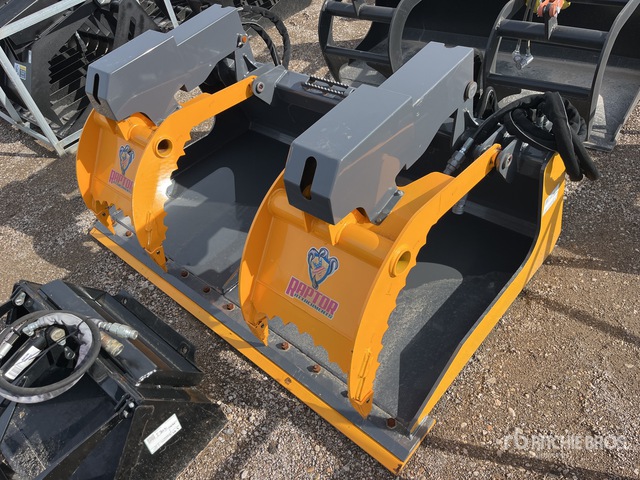 Raptor 72 in Skid Steer Grapple Bucket (Unused) | Ritchie Bros. Auctioneers