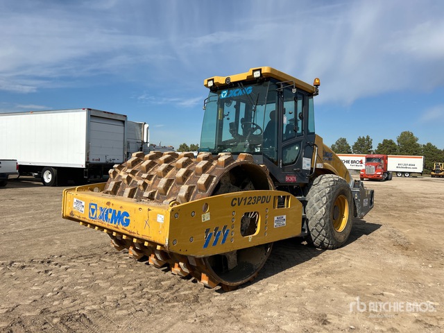 2021 XCMG CV123PDU Smooth Drum Compactor | Ritchie Bros. Auctioneers