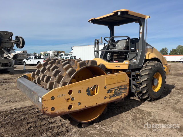 2015 Volvo SD115 Padfoot Drum Compactor | Ritchie Bros. Auctioneers