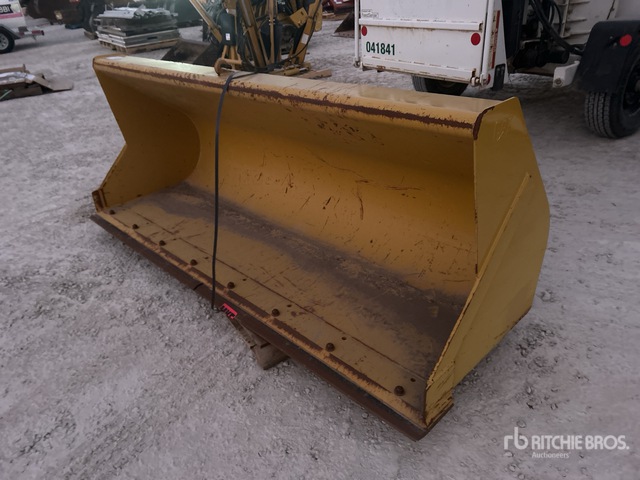 Cat 430-GP 92 in Backhoe Loader Bucket | Ritchie Bros. Auctioneers
