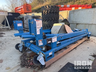 2022 Genie Super Straddle Lift in Florence, Kentucky, United States ...