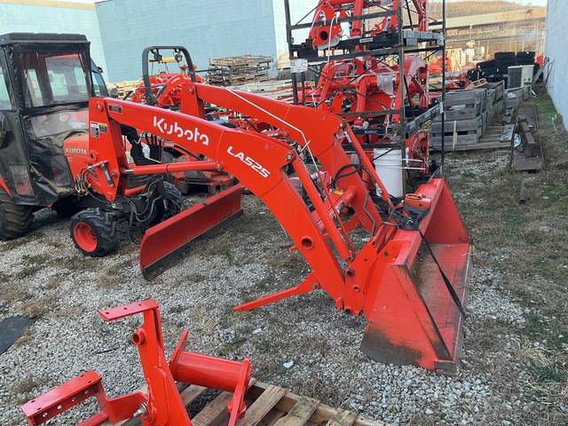 2021 Kubota LA525 Front Loader Attachment in Ashland, Kentucky, United ...