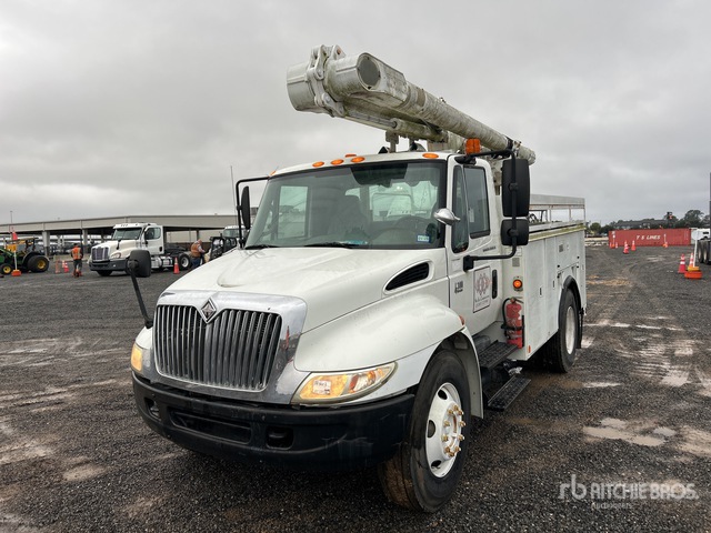 2006 Altec L36A 36 ft on 2006 International 4300 SBA 4x2 Bucket Truck | Ritchie Bros. Auctioneers