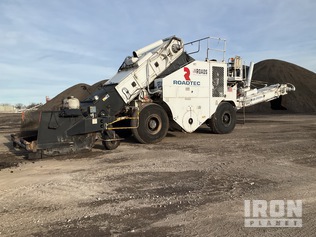 2018 Roadtec SB2500E Wheel Asphalt Transfer Machine in Des Moines, Iowa ...