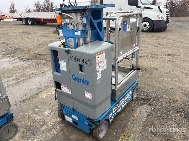 2015 Genie GR-12 Plateforme élévatrice à mât vertical | Ritchie Bros ...