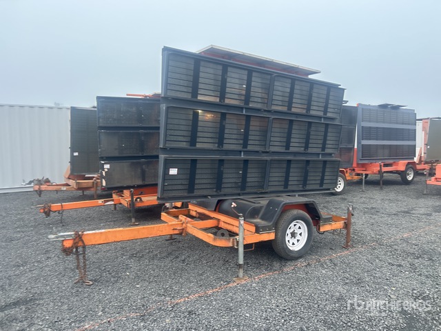 2002 ADDCO DH-1000 Solar Message Board | Ritchie Bros. Auctioneers