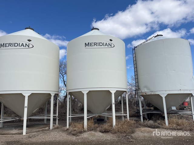 Meridian +/- 78 ton Hopper Fertilizer Grain Bin | Ritchie Bros. Auctioneers