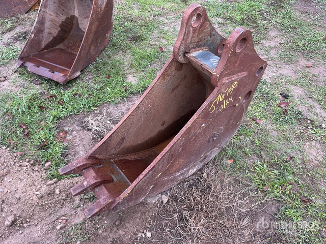 12 in Backhoe Rear Bucket | Ritchie Bros. Auctioneers