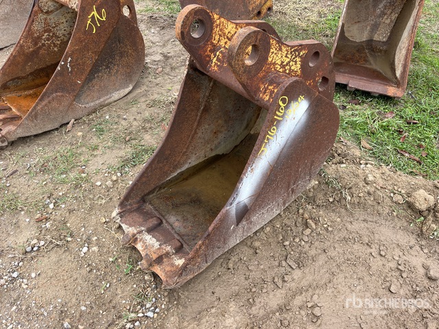 17 in Backhoe Rear Bucket | Ritchie Bros. Auctioneers