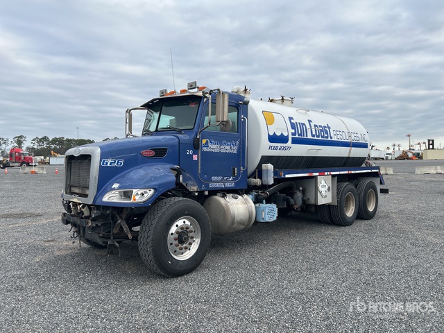 2007 Peterbilt 340 6x4 Camión-cisterna | Ritchie Bros. Auctioneers