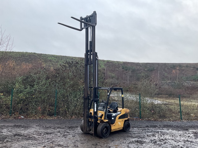 2011 Cat DP30N 3000 kg Pneumatic Tire Forklift | Ritchie Bros. Auctioneers