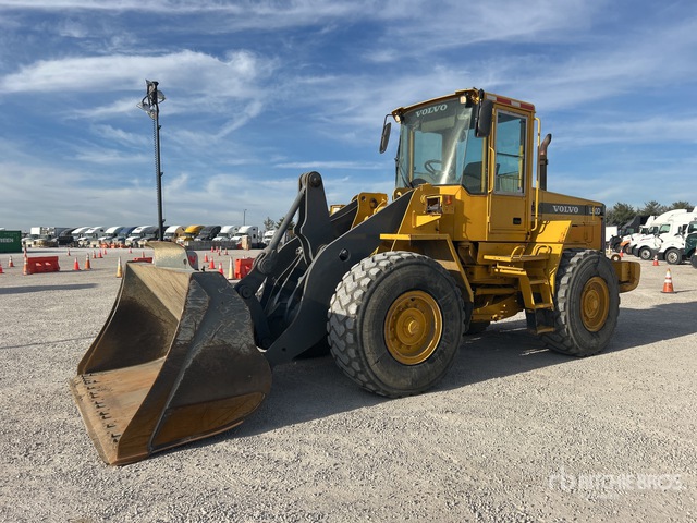 2000 Volvo L90D Wheel Loader | Ritchie Bros. Auctioneers