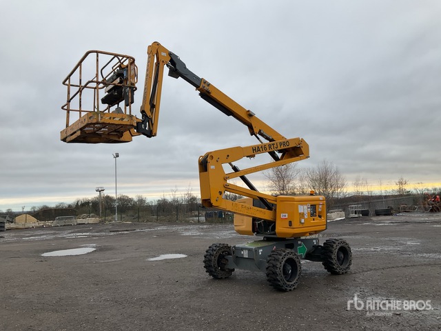 2016 Haulotte HA16RTJ 4WD Diesel Articulating Boom Lift | Ritchie Bros ...