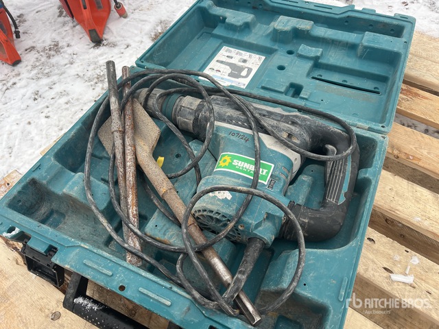 Makita HR4013C Rotary Hammer | Ritchie Bros. Auctioneers