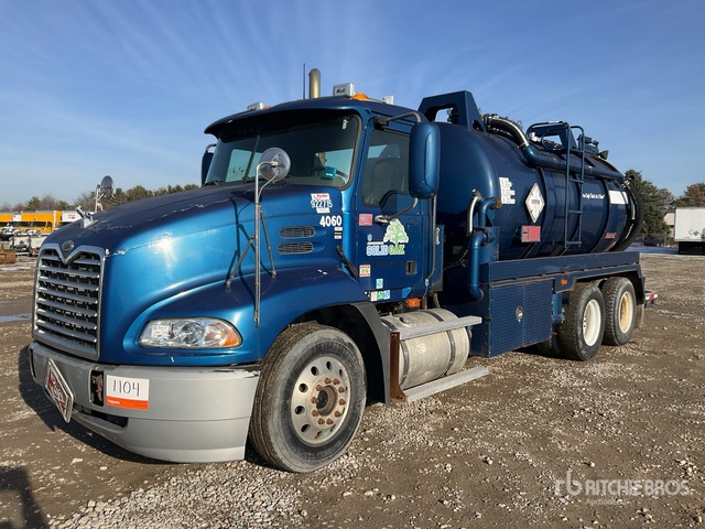 Keith Huber on 2005 Mack CXN613 Vision 6x4 Vacuum Tanker Truck ...