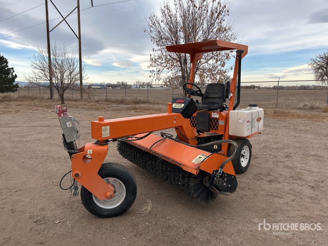 2018 Lay-Mor SM300 Self-Propelled Broom | Ritchie Bros. Auctioneers