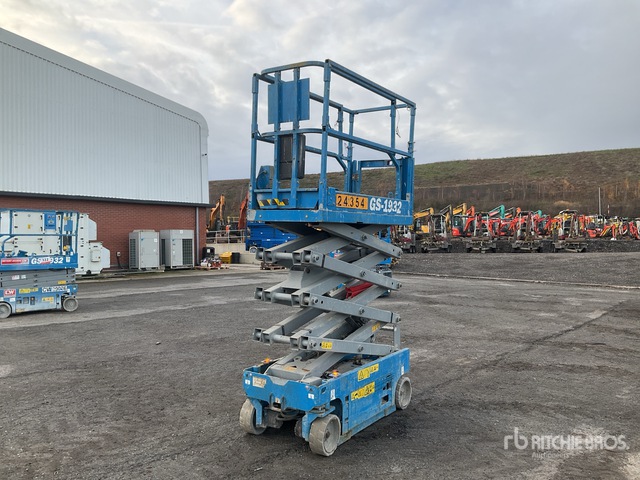 2018 Genie GS1932 Electric Scissor Lift | Ritchie Bros. Auctioneers