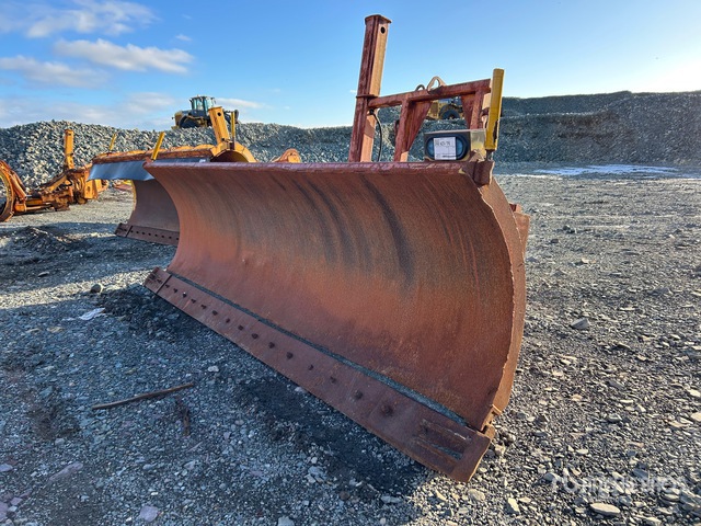 Craig 12 ft 2 Way Q/C Snow Plow - Fits Wheel Loader | Ritchie Bros ...