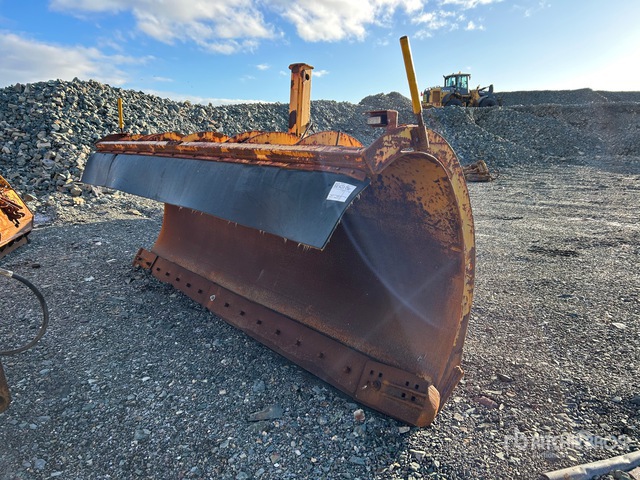 Craig 11 ft 2 Way Q/C Snow Plow - Fits Wheel Loader | Ritchie Bros ...
