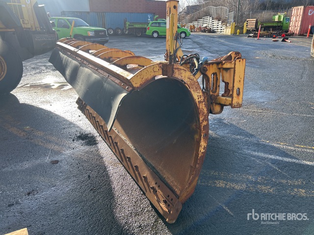 Craig 11 ft 2 Way Q/C Snow Plow - Fits Wheel Loader | Ritchie Bros ...