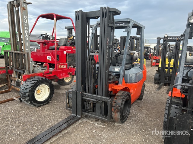 2004 Toyota 7FGU25 4500 lb Pneumatic Tire Forklift | Ritchie Bros ...