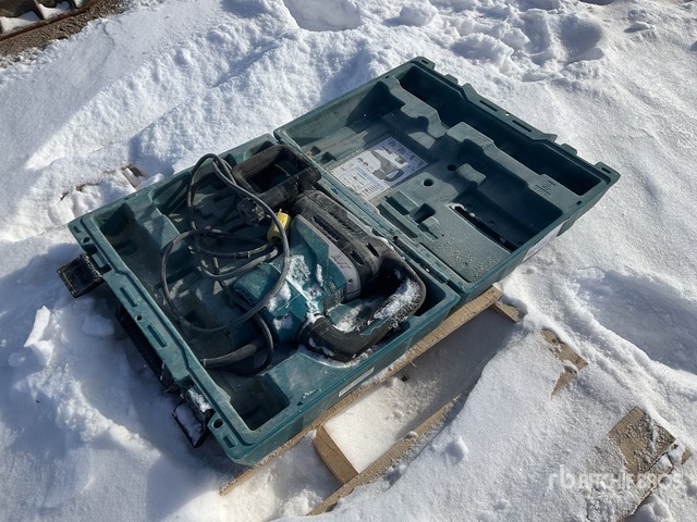 2018 Makita HR4013C Rotary Hammer | Ritchie Bros. Auctioneers