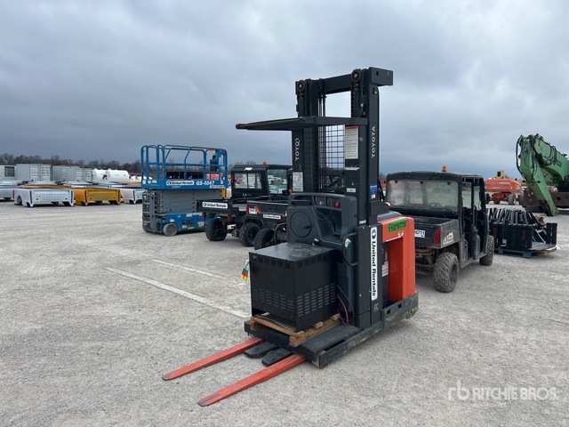 2020 Toyota 8BPUE15 3000 lb Order Picker | Ritchie Bros. Auctioneers