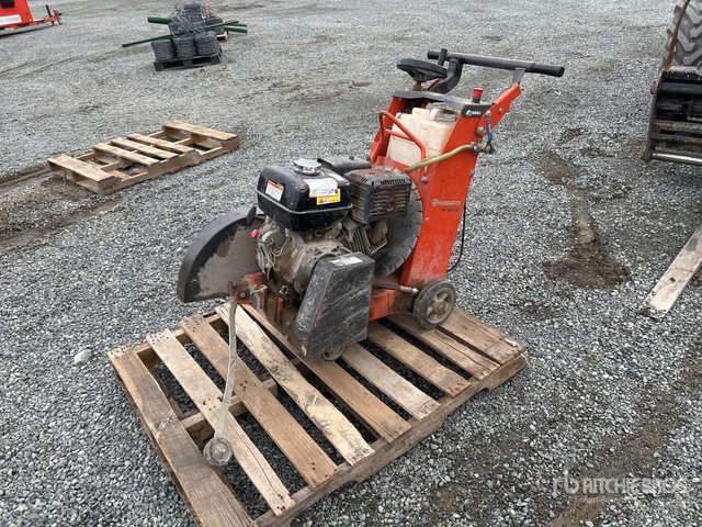 Husqvarna FS400 Scie à béton à contrôle arrière | Ritchie Bros. Auctioneers