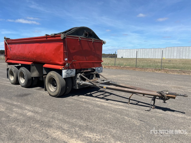 2000 Valeena 5.1 m Super Dog End Dump Trailer | Ritchie Bros. Auctioneers