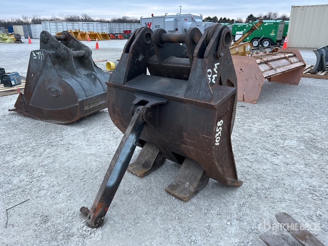 Bateman 51 in Grapple - Fits Link-Belt 210 | Ritchie Bros. Auctioneers
