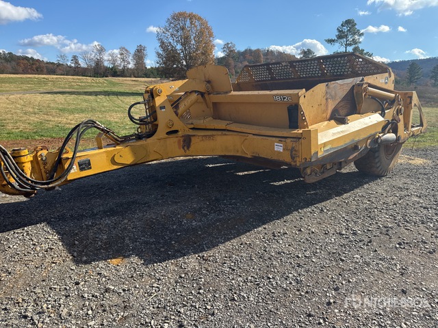 2004 John Deere 1812 4 Tire Hydraulic Pull Scraper | Ritchie Bros ...