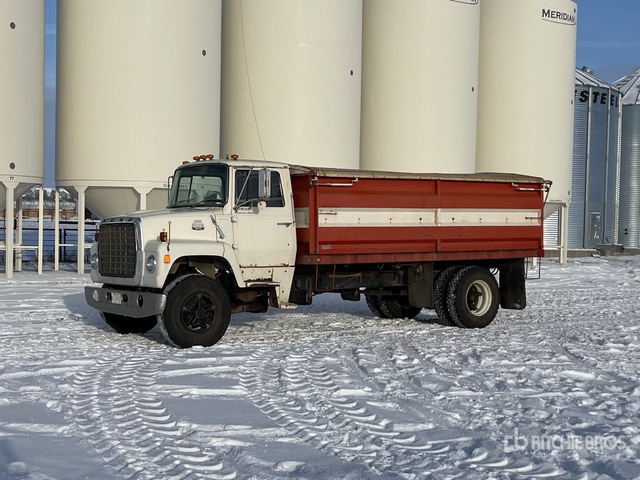 1980 Ford LN800 4x2 Grain Truck | Ritchie Bros. Auctioneers