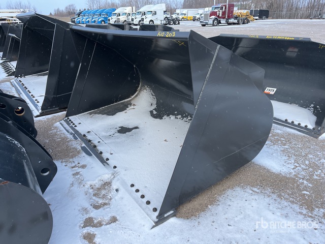 CNH America 102 in Wheel Loader Bucket | Ritchie Bros. Auctioneers