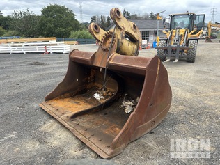 2010 Doherty HSR70 2700 mm Hydraulic Tilting Excavator Bucket - Fits ...