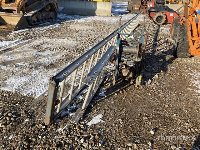 Laddervator PL250 Hoist (Inoperable) | Ritchie Bros. Auctioneers