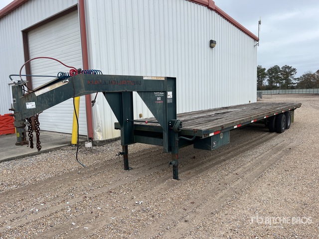 2010 THIS 35 ft T/A Gooseneck Equipment Trailer | Ritchie Bros. Auctioneers