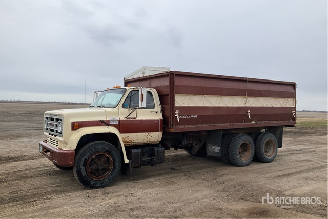 1976 GMC 6500 6x4 Getreidetransporter | Ritchie Bros. Auctioneers