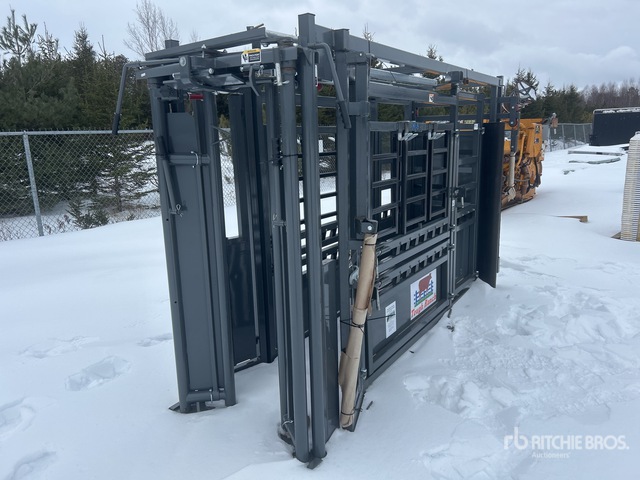 2025 BYT CC003 11 ft 11 in Tough Ranch Squeeze Chute (Unused) | Ritchie ...