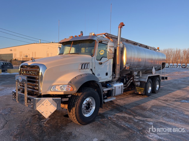2017 Mack Granite GU813 16000 L 6x4 Camión Cisterna de Combustible ...