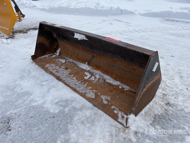 94 in Telehandler Bucket - Fits Skytrak | Ritchie Bros. Auctioneers