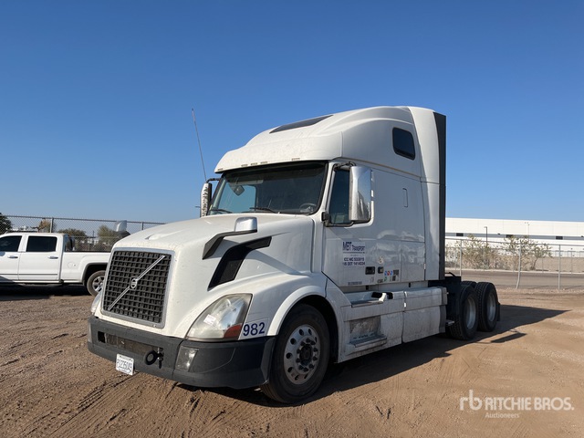 2016 Volvo VNL670 6x4 Cabeza Tractora Cabina Dormitorio | Ritchie Bros ...
