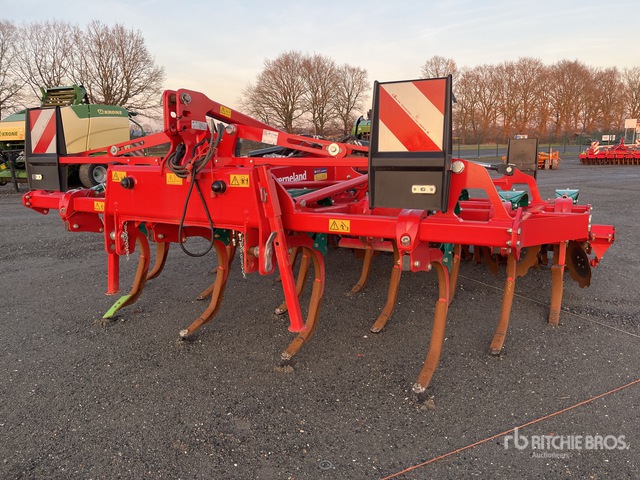 2020 Kverneland Enduro 4000F Cultivator | Ritchie Bros. Auctioneers
