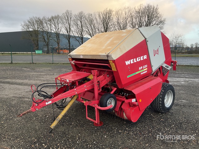2000 Welger RP 220 Round Baler | Ritchie Bros. Auctioneers
