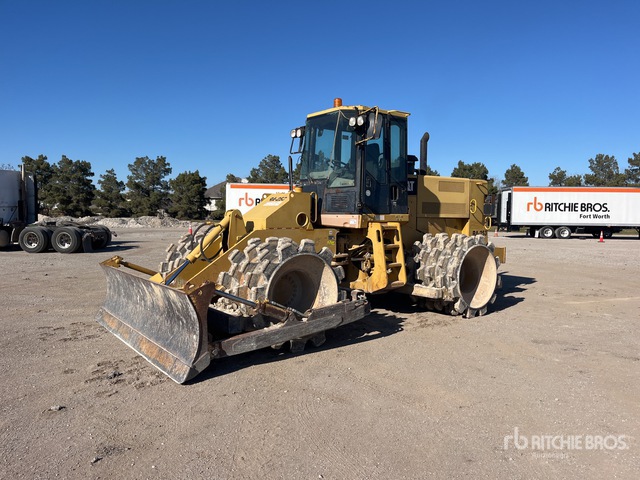 2007 Cat 815F Series II Soil Compactor | Ritchie Bros. Auctioneers