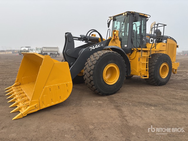 2016 John Deere 744K Wheel Loader | Ritchie Bros. Auctioneers