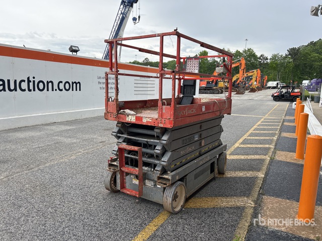 2014 Skyjack SJIII 4632 Electric Scissor Lift | Ritchie Bros. Auctioneers
