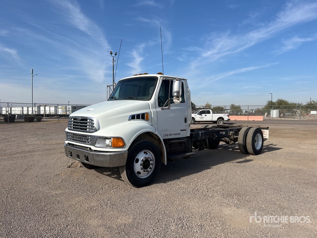 2002 Sterling M7500 4x2 Cab and Chassis | Ritchie Bros. Auctioneers